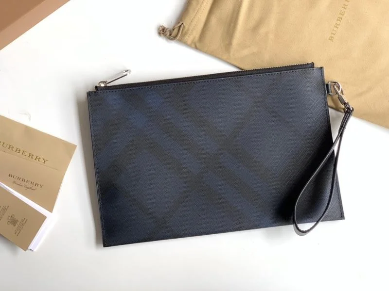 Bargain Burberry Clutch Bags