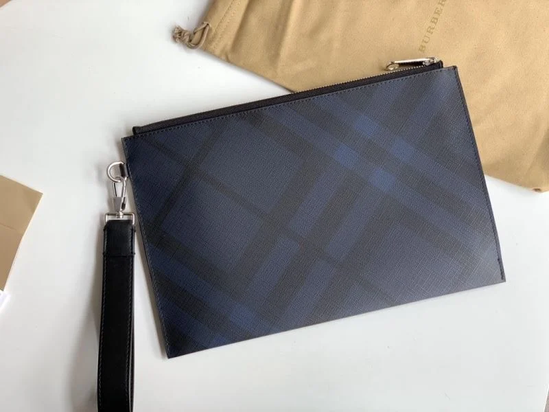 Bargain Burberry Clutch Bags