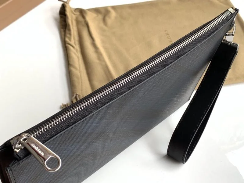Bargain Burberry Clutch Bags