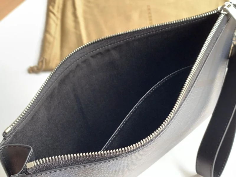 Bargain Burberry Clutch Bags