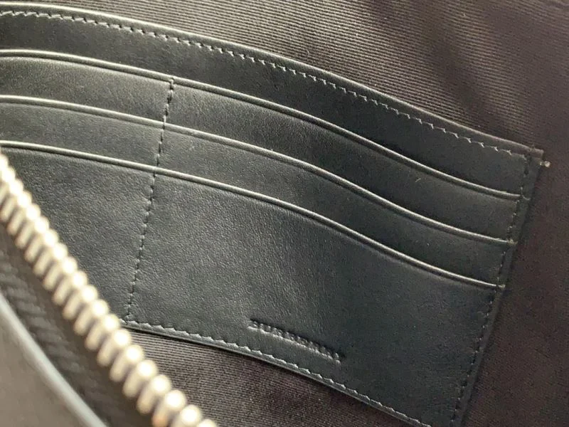Bargain Burberry Clutch Bags
