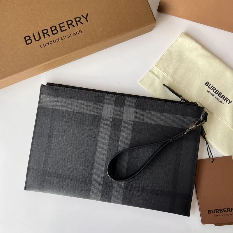 Discounted Burberry Clutch Bags