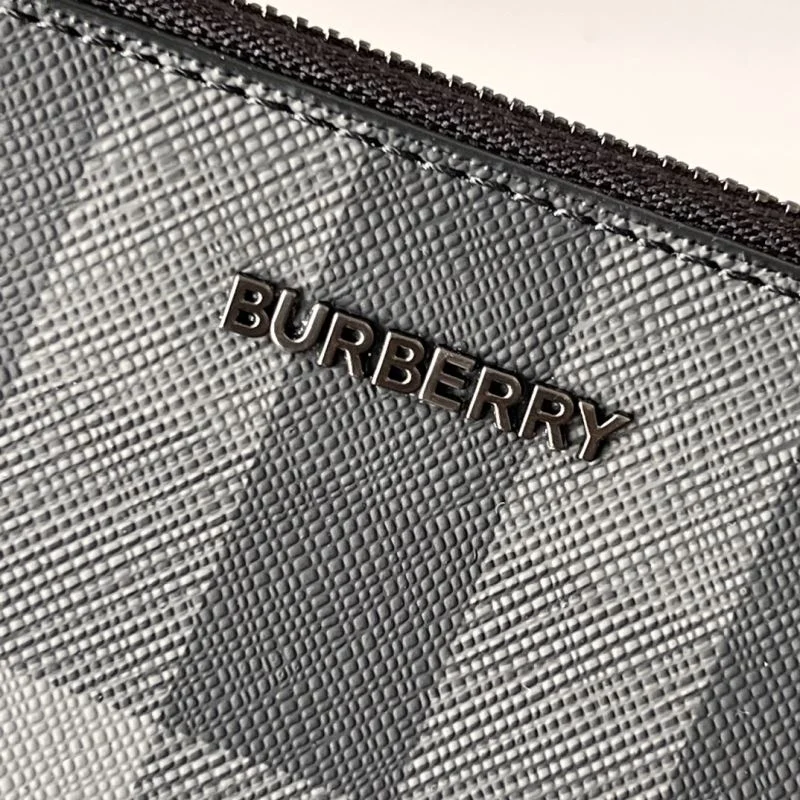 Discounted Burberry Clutch Bags