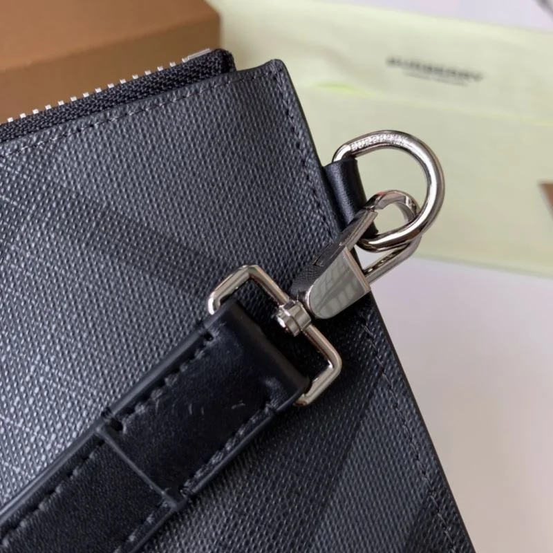 Inexpensive Burberry Clutch Bags