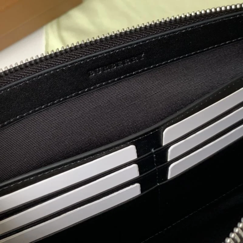 Inexpensive Burberry Clutch Bags