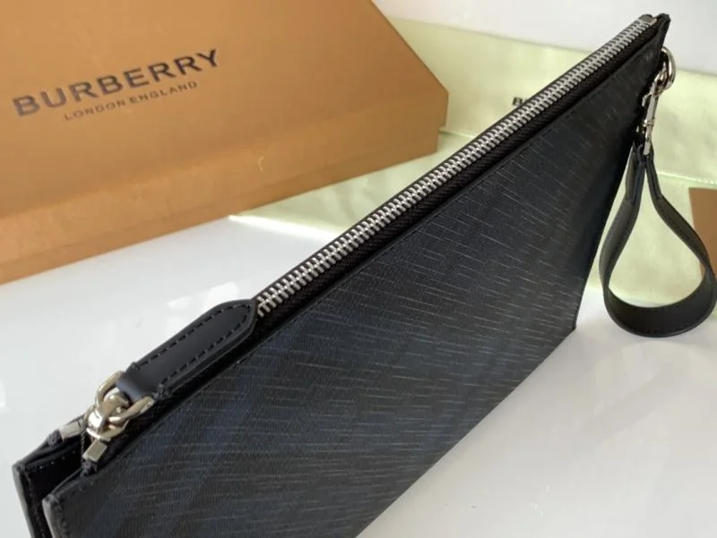 Accurate model Burberry Clutch Bags
