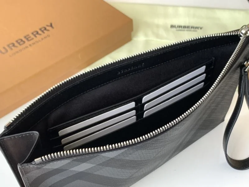 Low-cost Burberry Clutch Bags