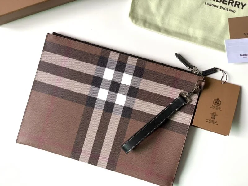 High accuracy Burberry Clutch Bags