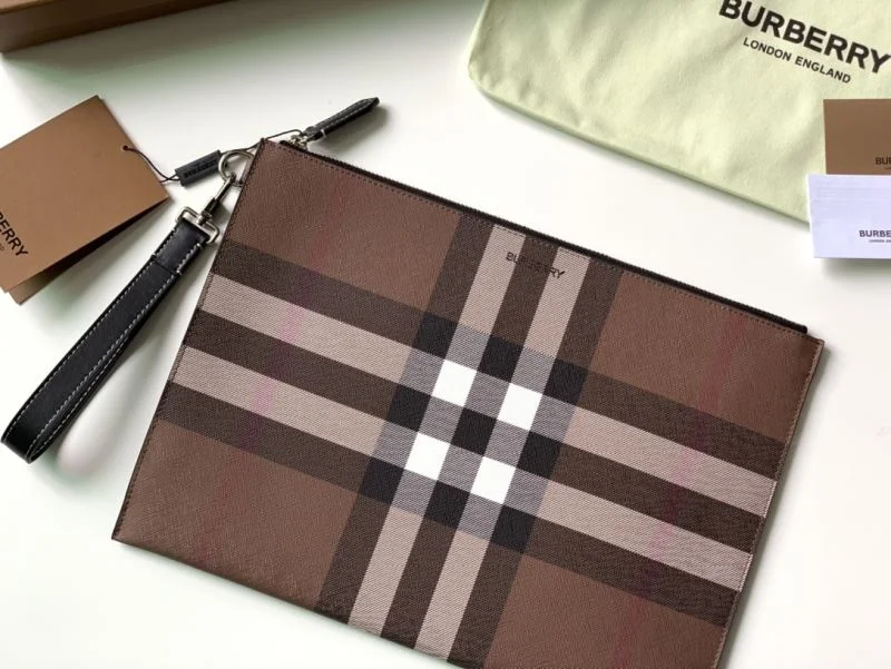 High accuracy Burberry Clutch Bags