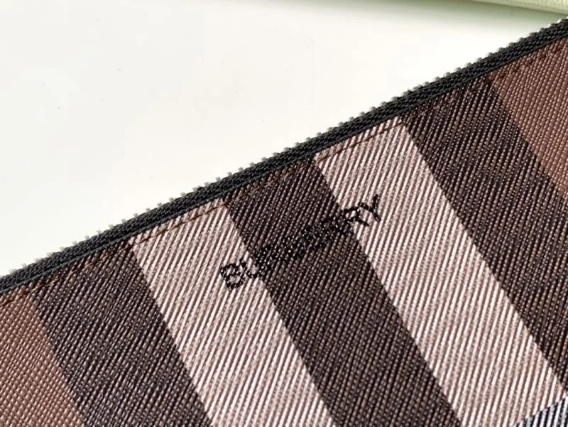 High accuracy Burberry Clutch Bags