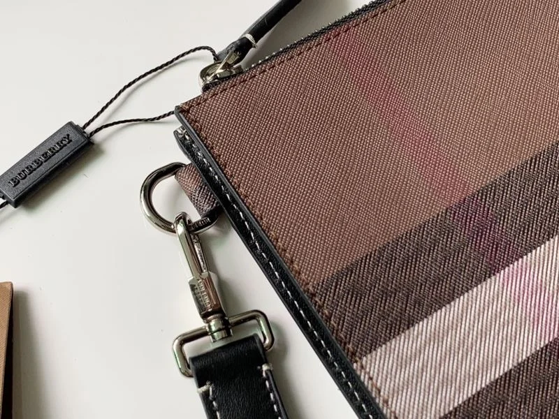 High accuracy Burberry Clutch Bags