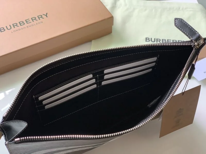 High accuracy Burberry Clutch Bags