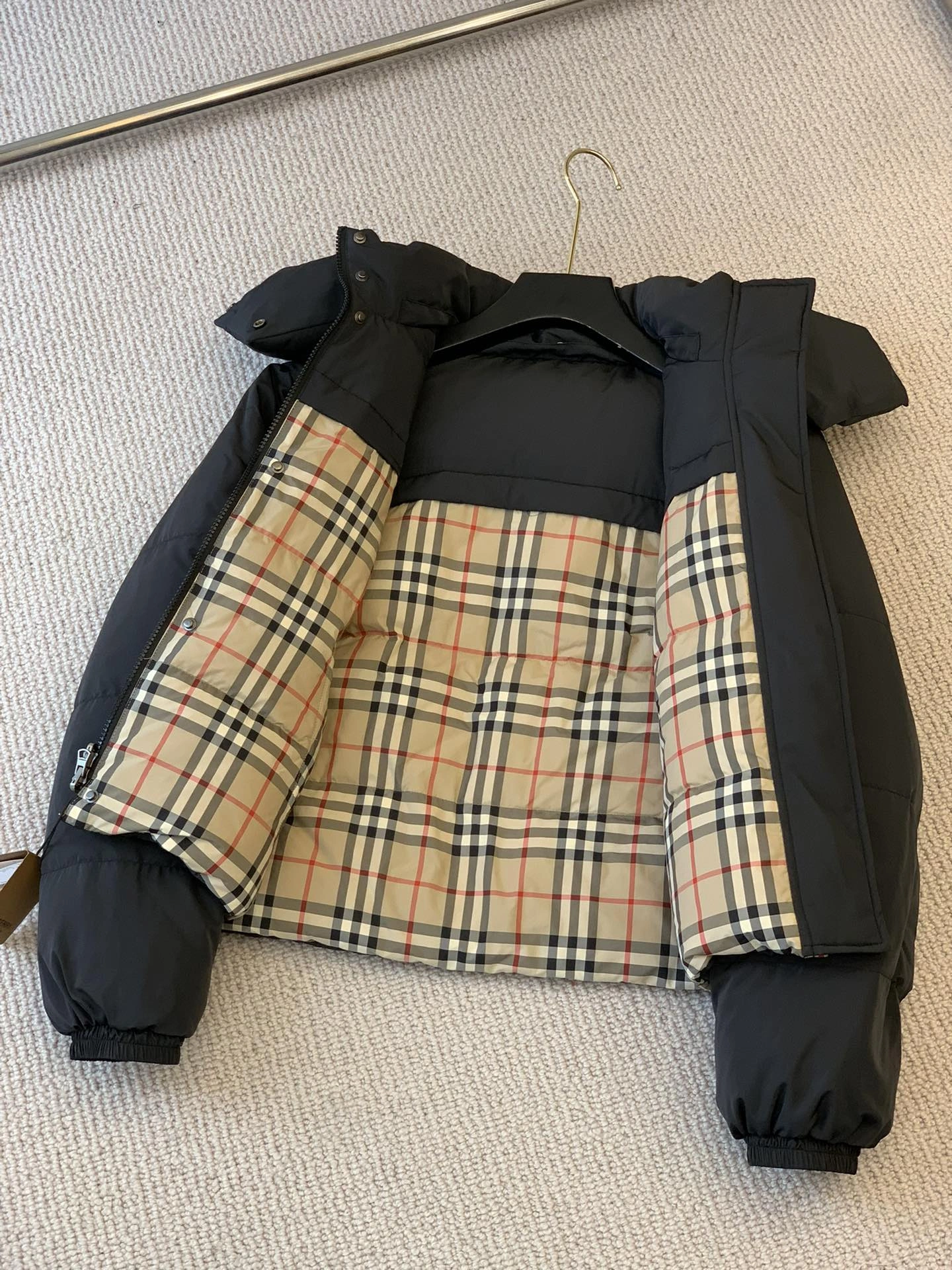 Inexpensive Burberry Down Jackets