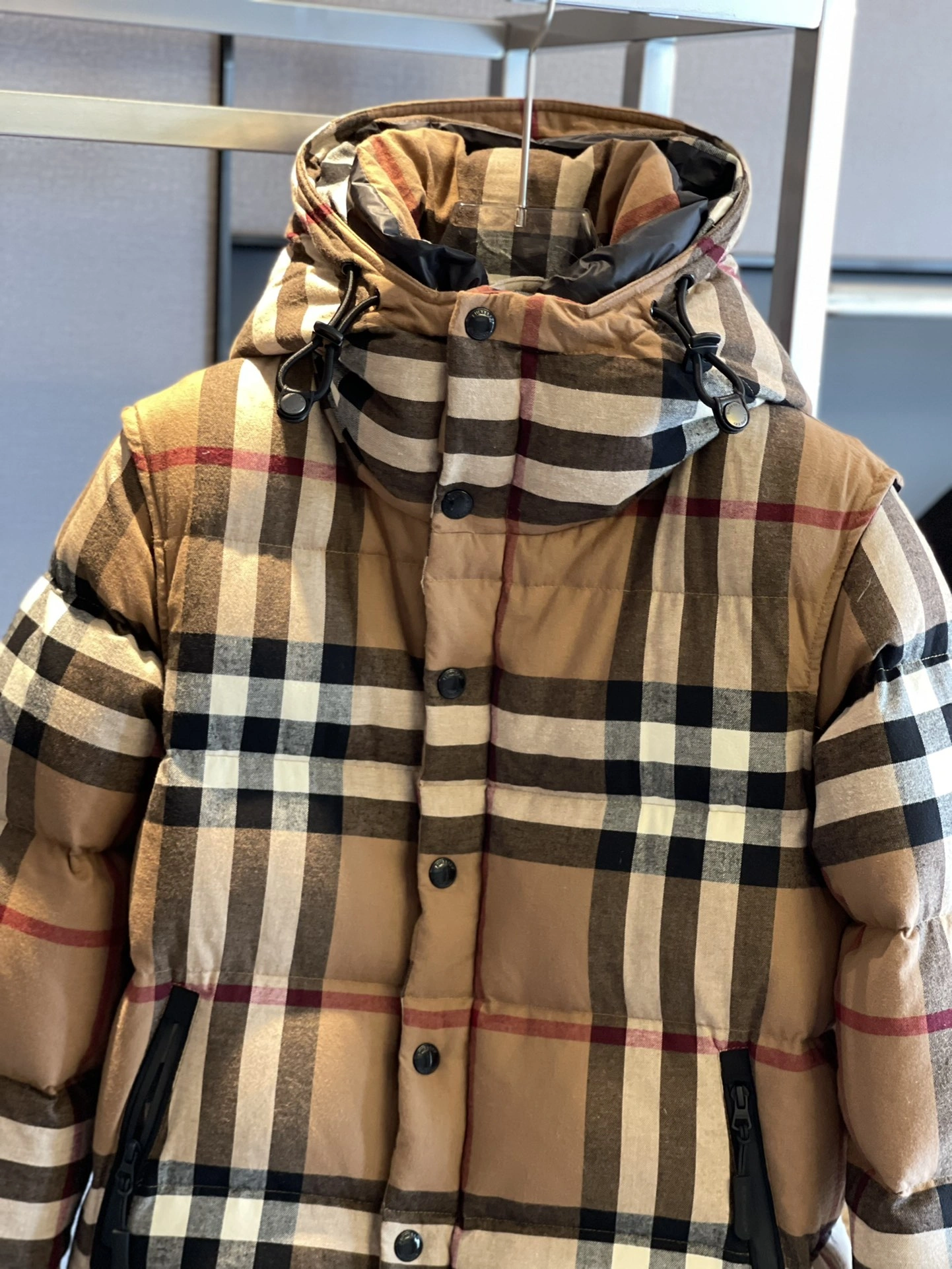 Low-cost Burberry Down Jackets