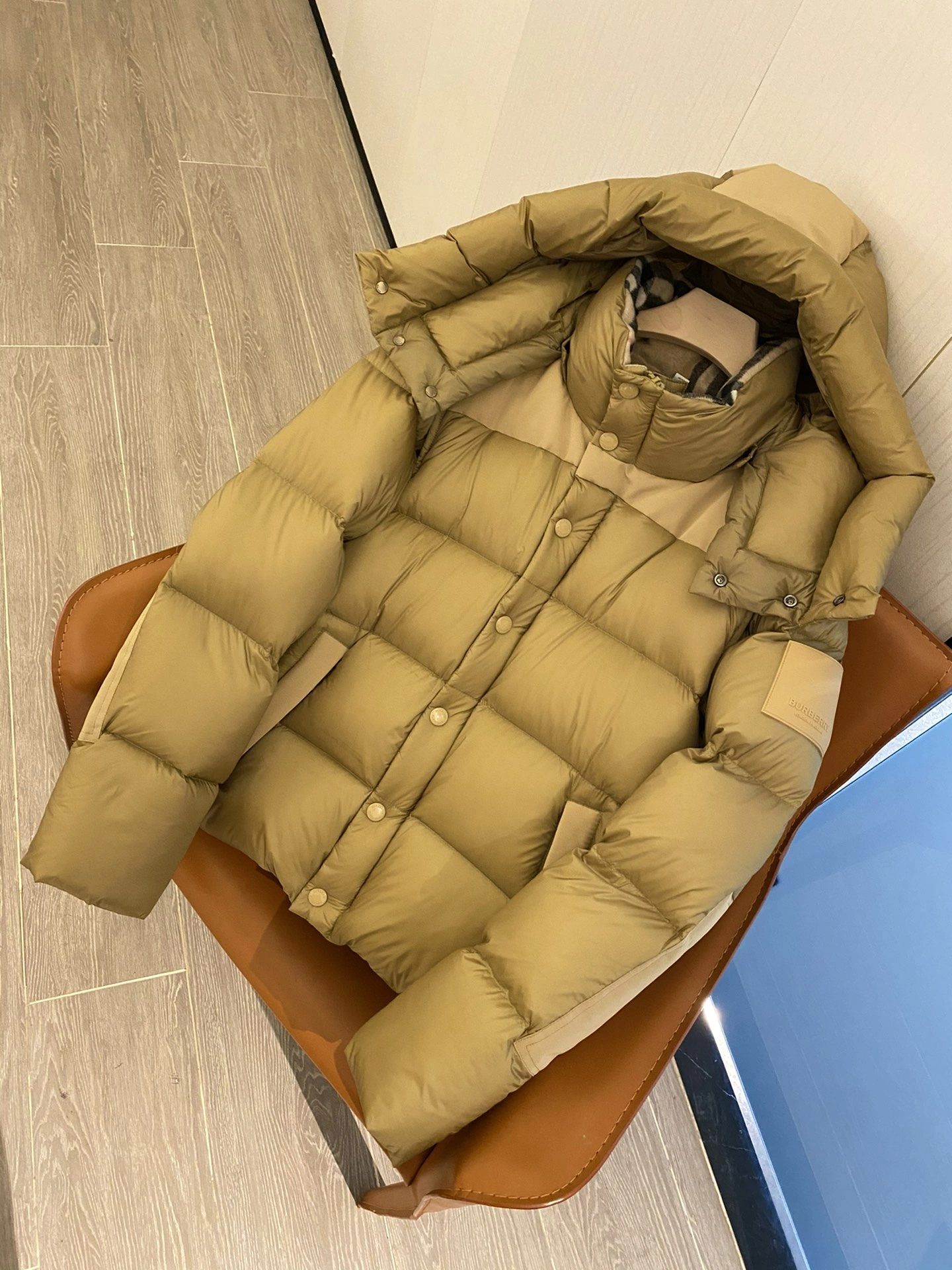 Accurate model Burberry Down Jackets