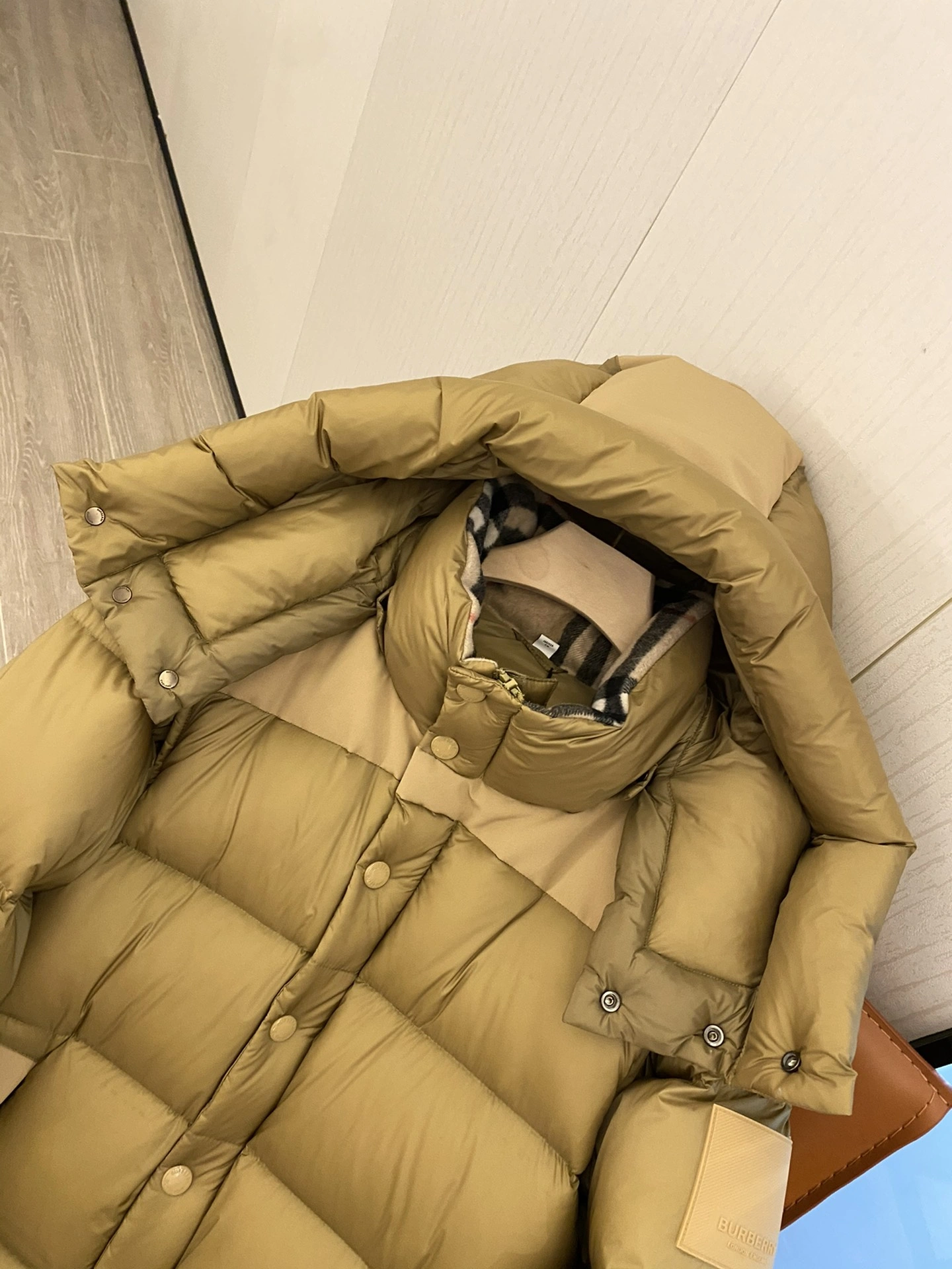 Accurate model Burberry Down Jackets