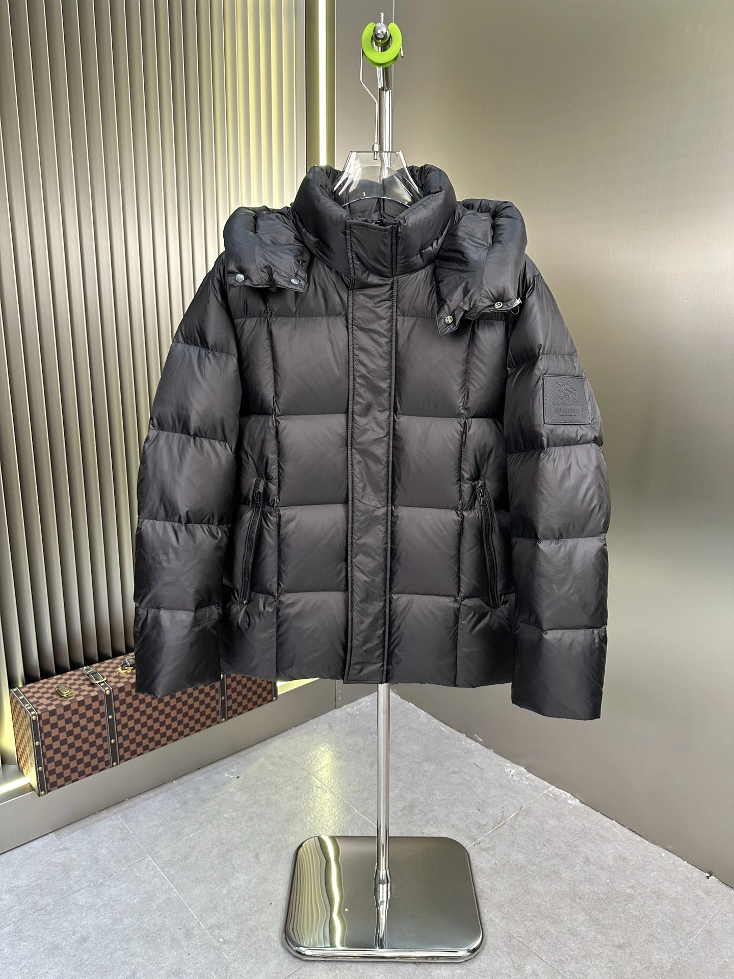 Low-cost Burberry Down Jackets