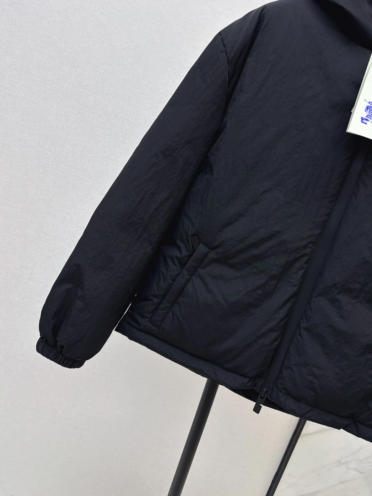 Low-cost Burberry Down Jackets