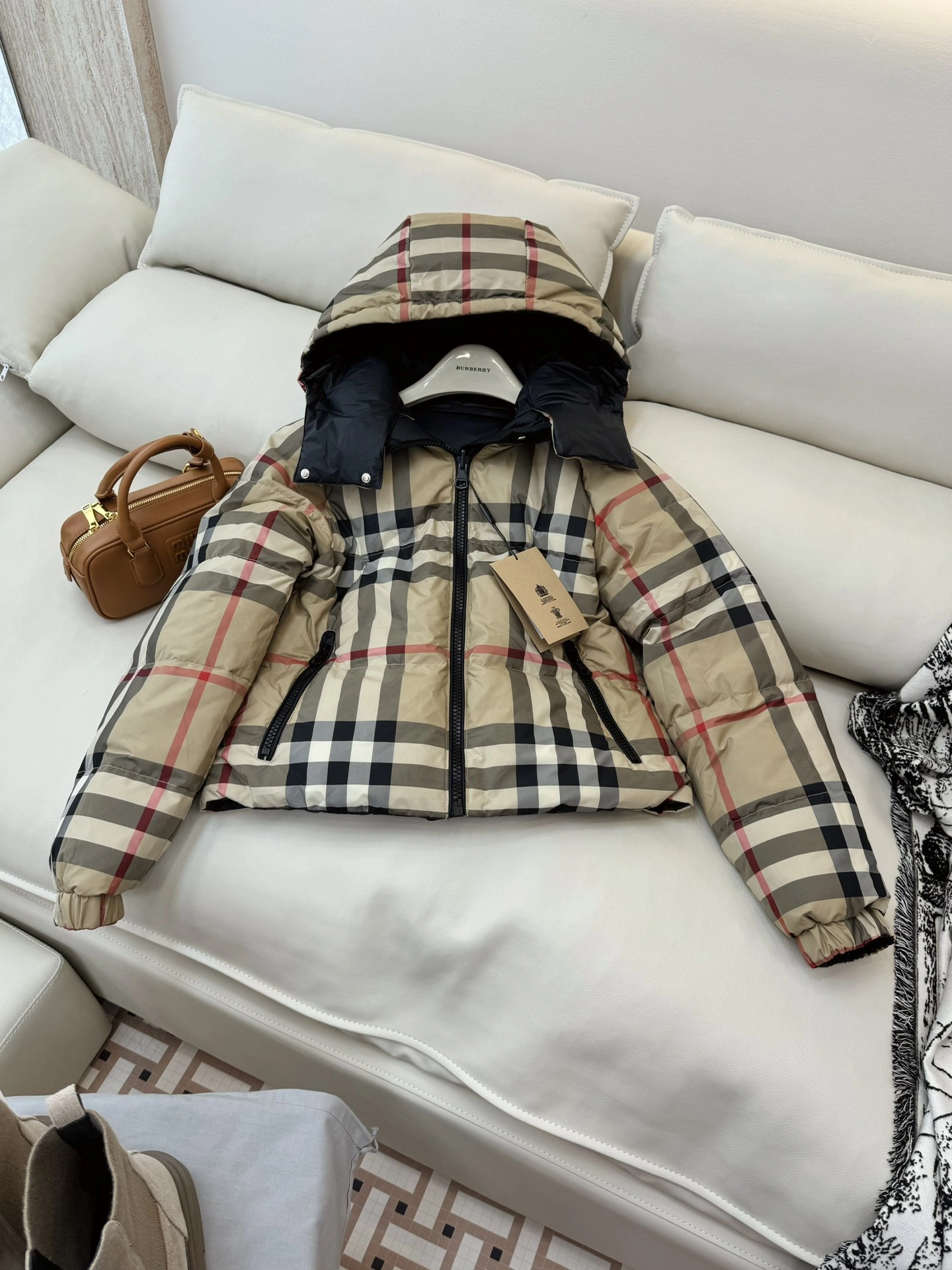 High accuracy Burberry Down Jackets
