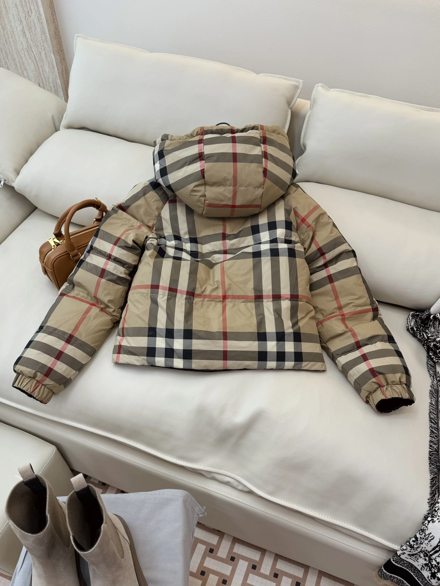 High accuracy Burberry Down Jackets