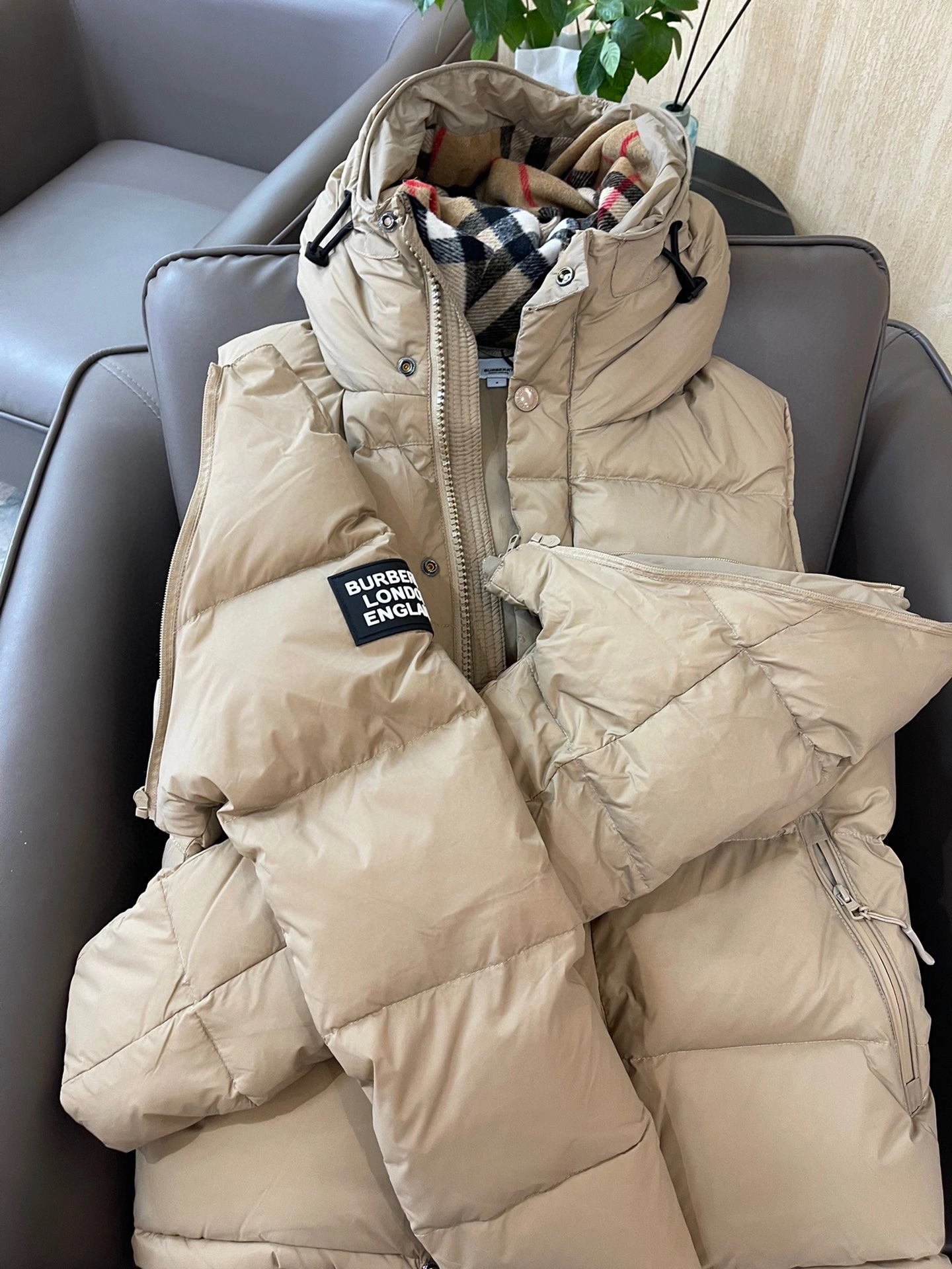 High accuracy Burberry Down Jackets