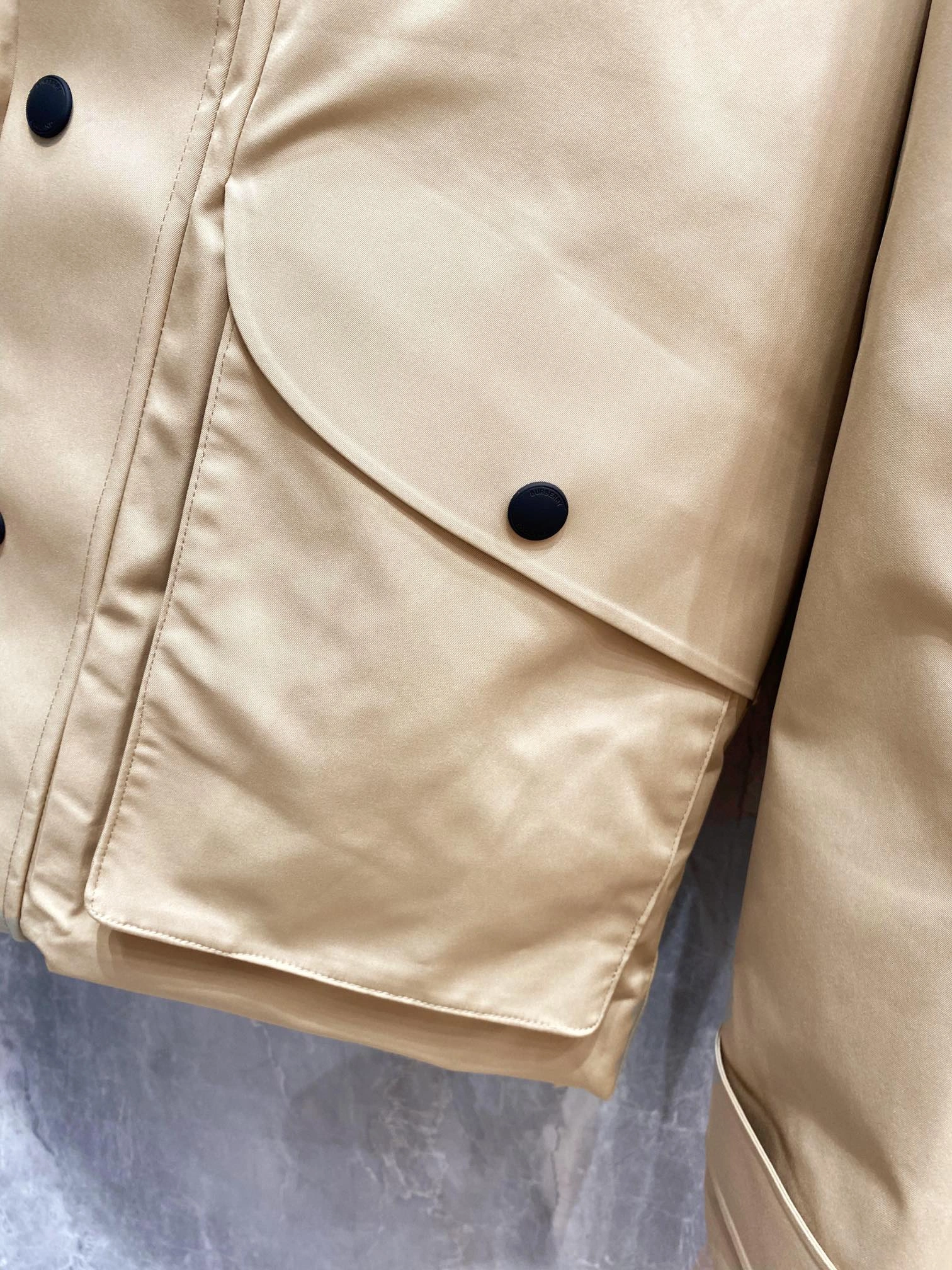 Bargain Burberry Down Jackets
