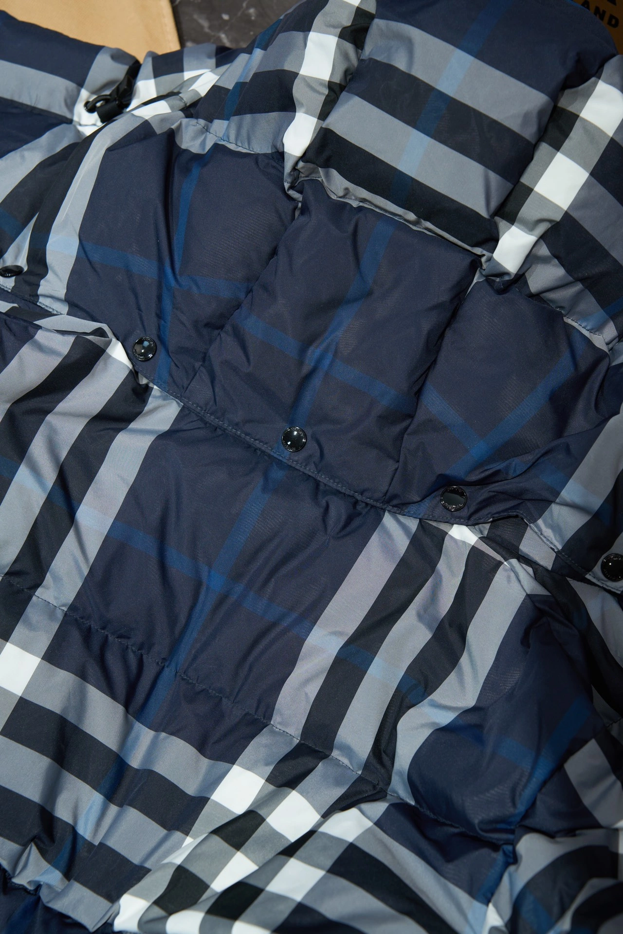 Low-cost Burberry Down Jackets
