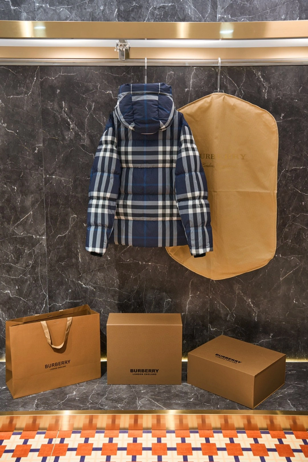 Low-cost Burberry Down Jackets