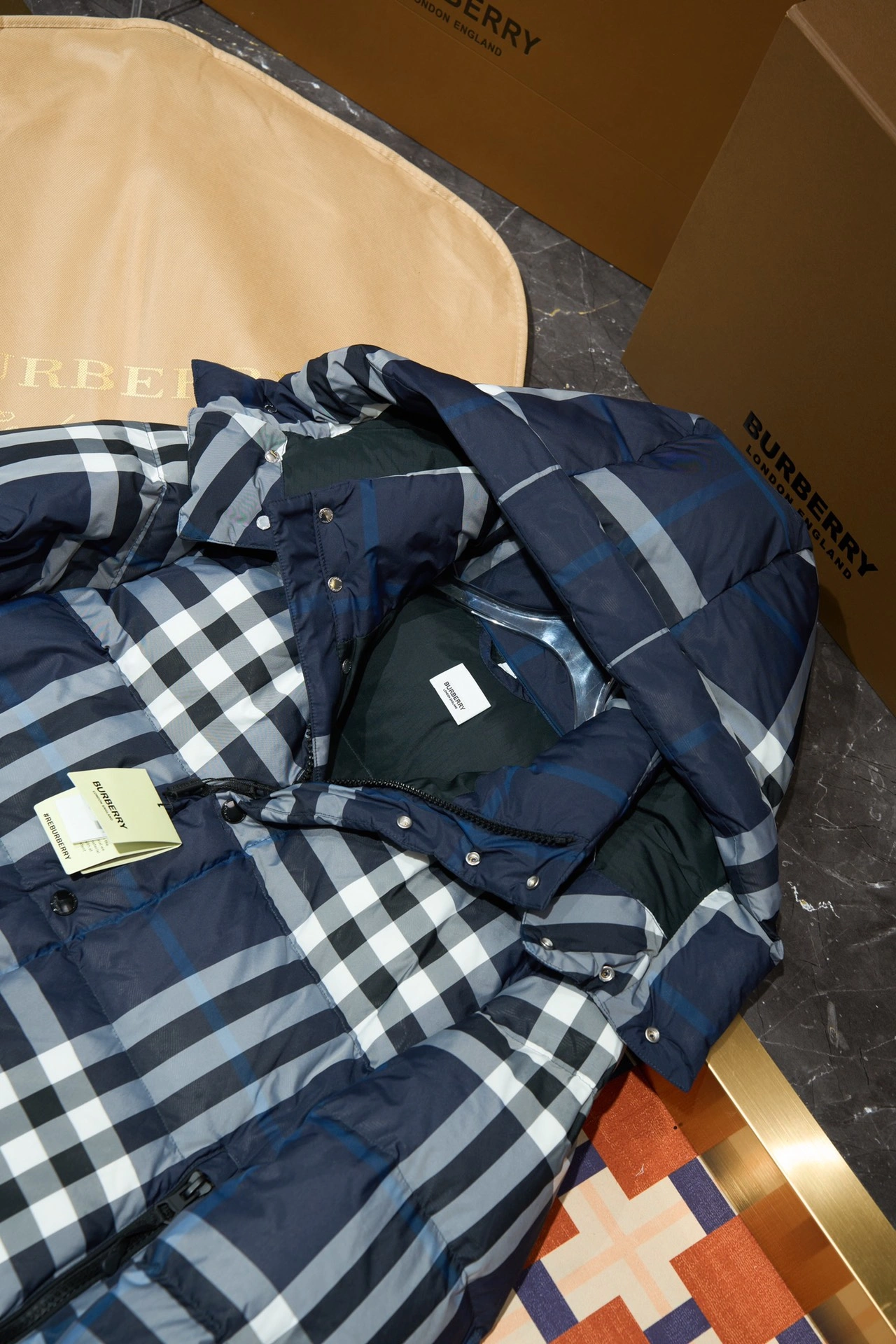 Low-cost Burberry Down Jackets