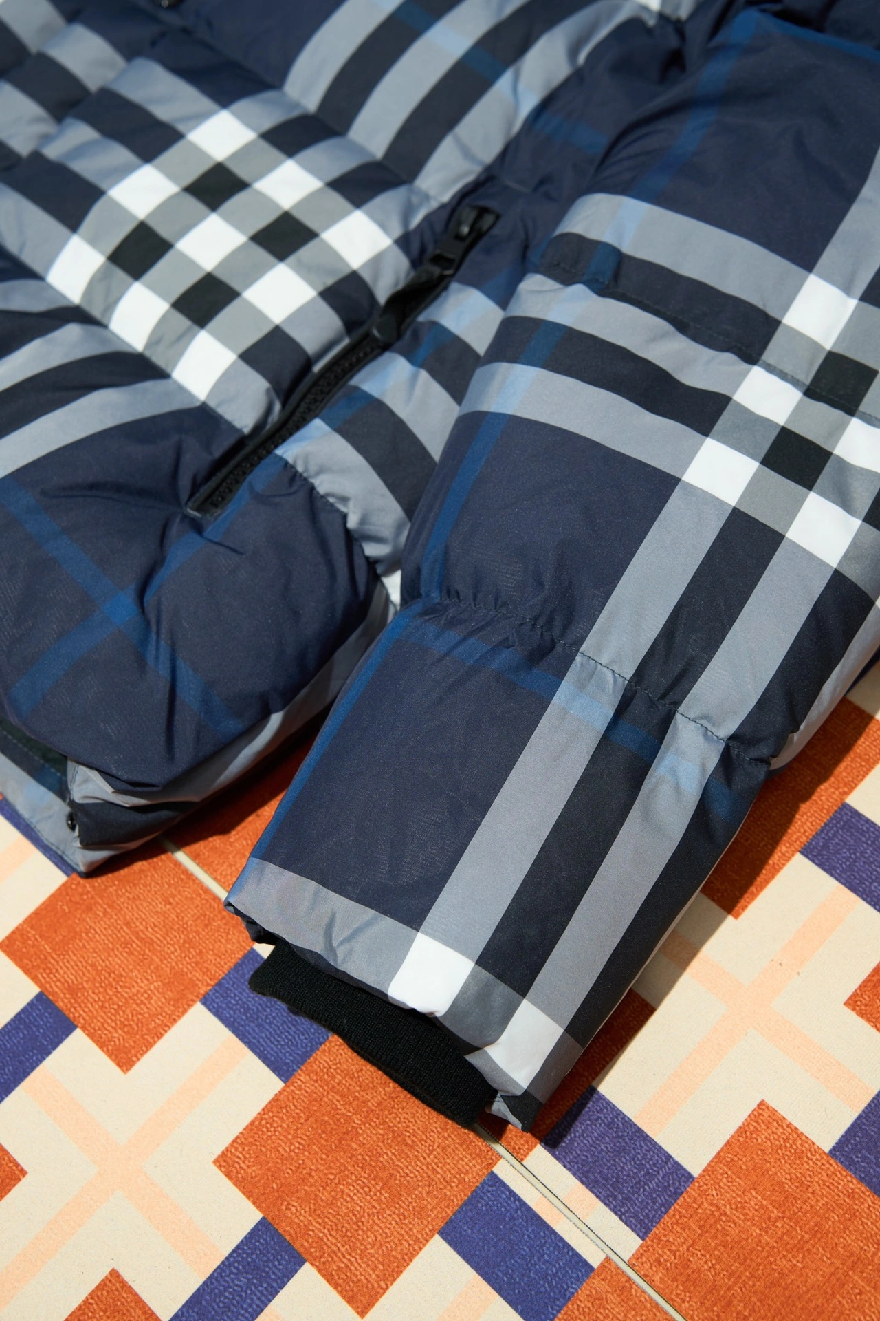 Low-cost Burberry Down Jackets