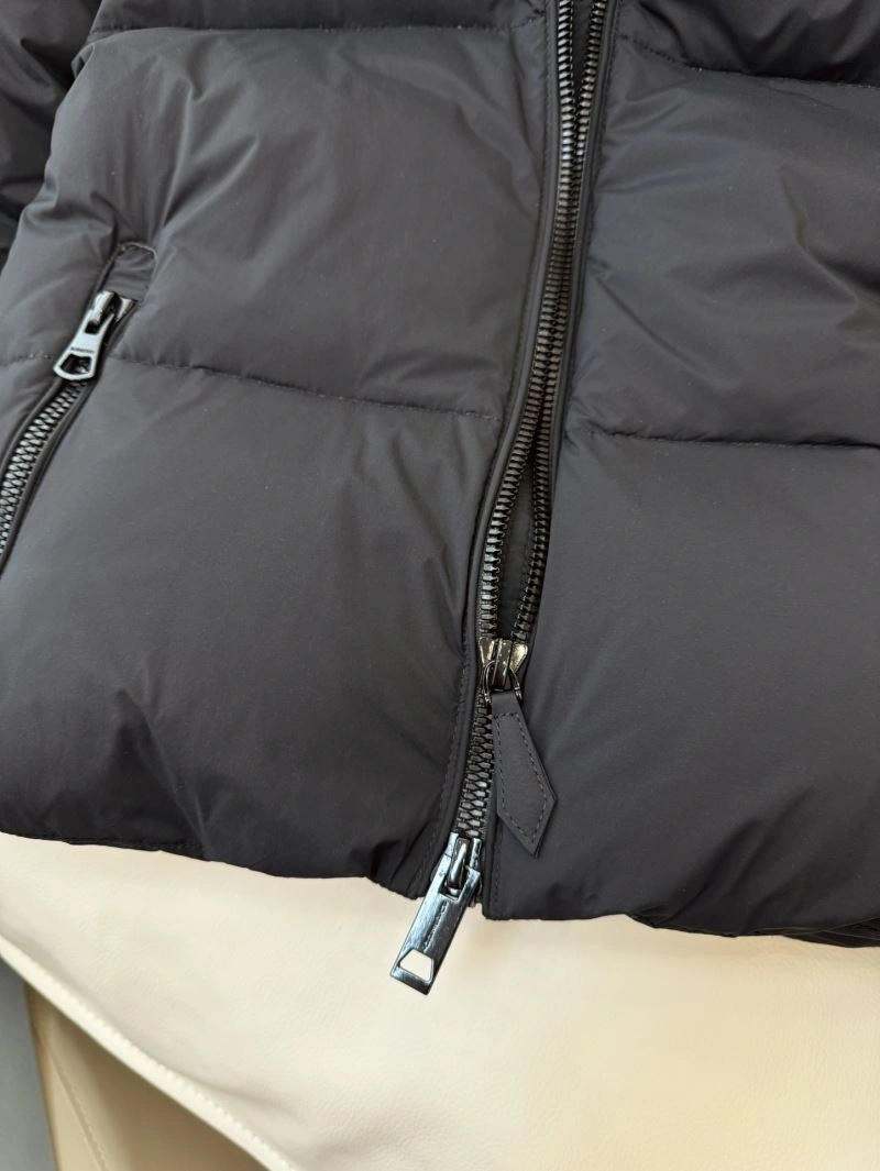 Accurate model Burberry Down Jackets