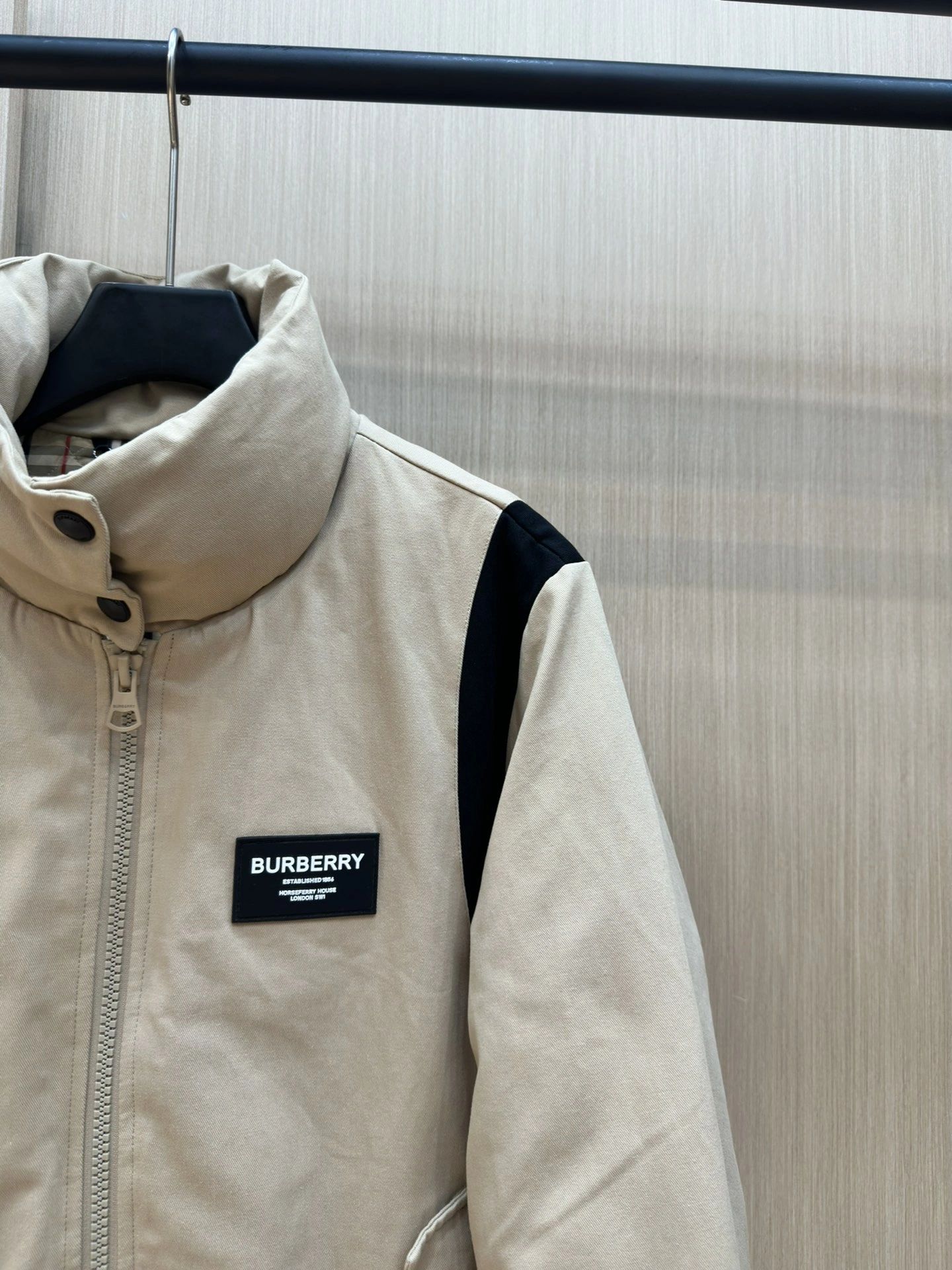Bargain Burberry Down Jackets