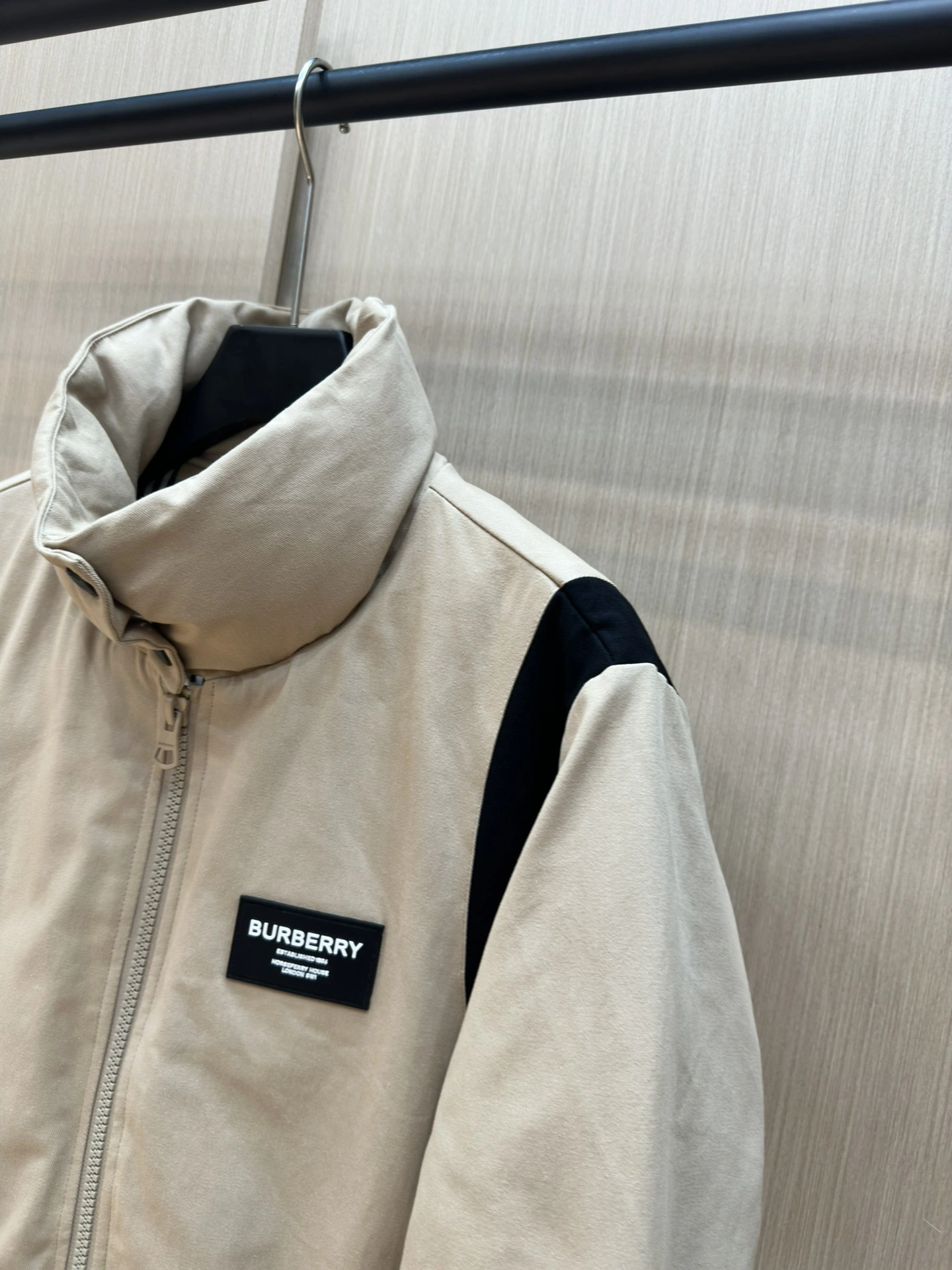Bargain Burberry Down Jackets
