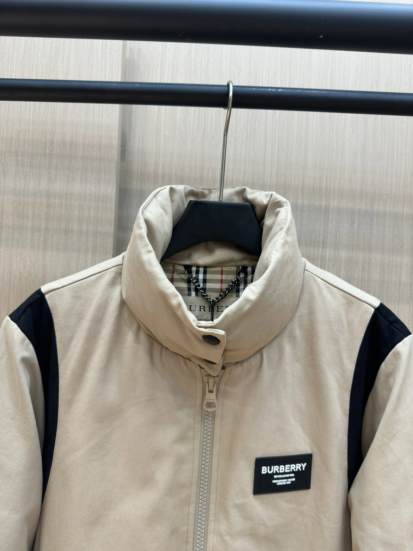 Bargain Burberry Down Jackets