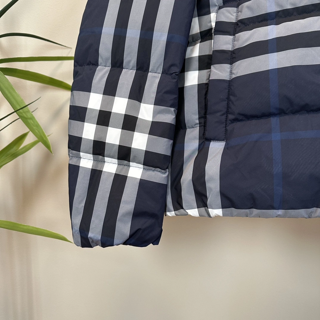 Cut-rate Burberry Down Jackets