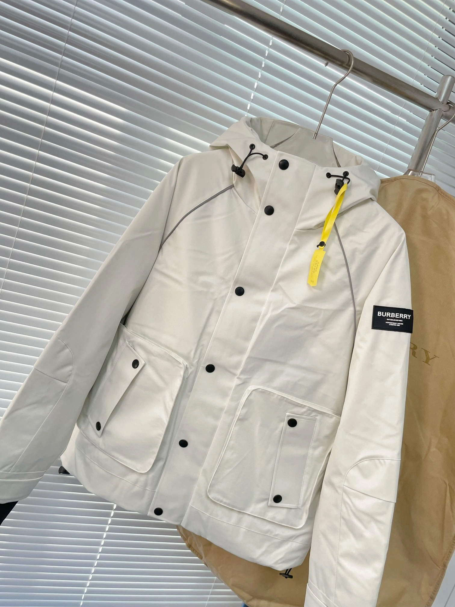 Discounted Burberry Down Jackets