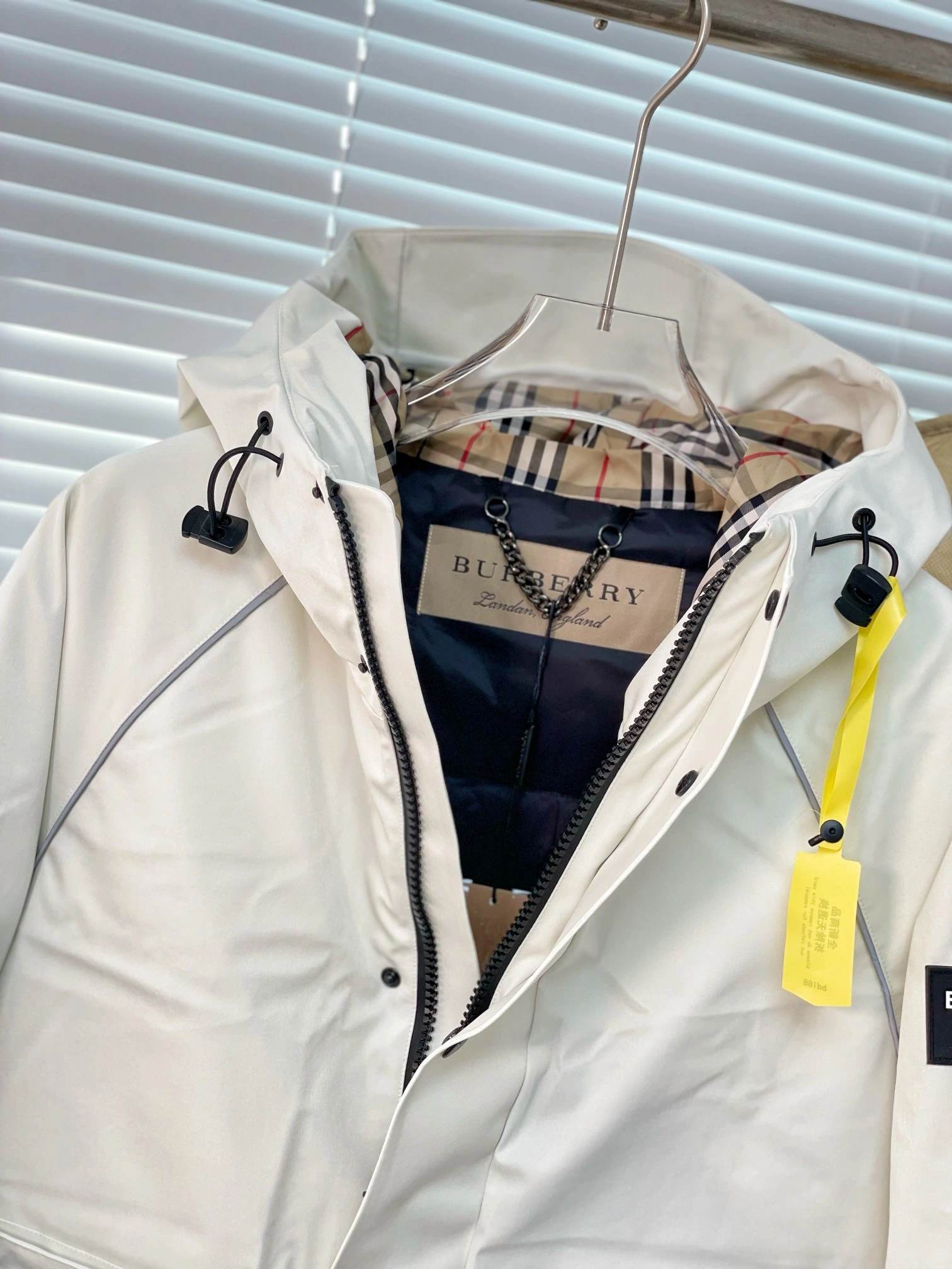 Discounted Burberry Down Jackets