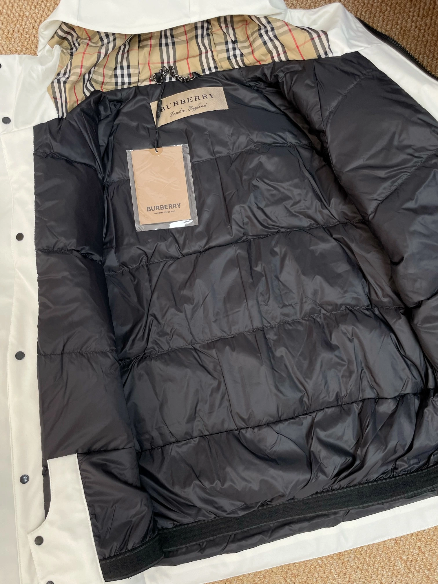 Discounted Burberry Down Jackets