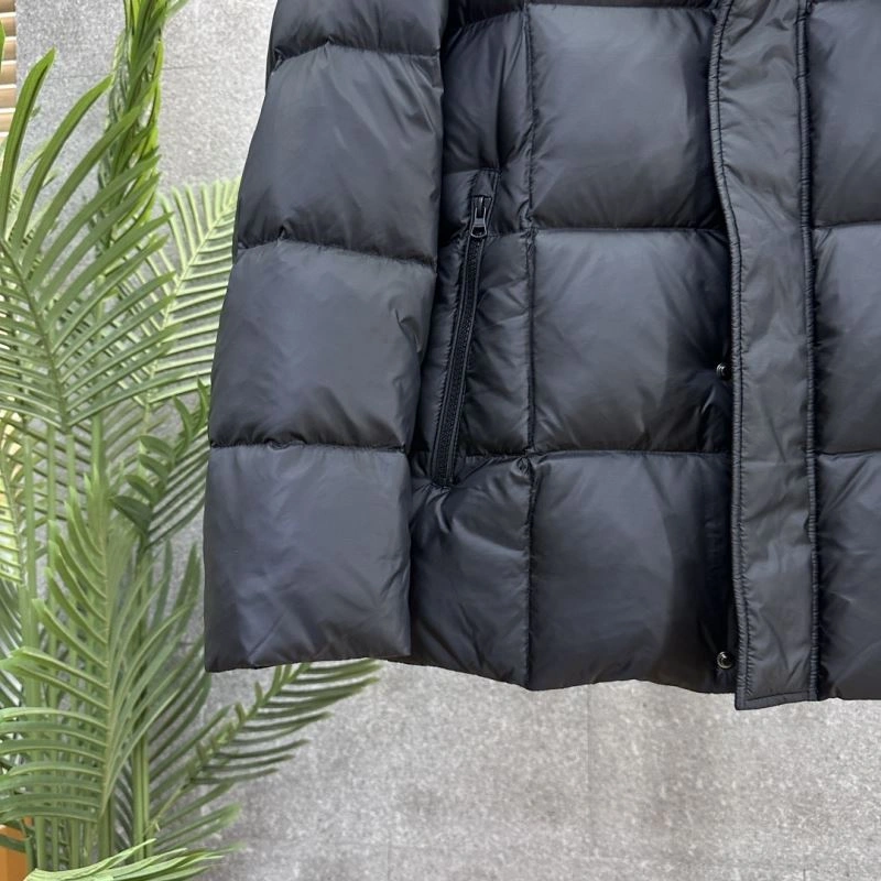 Low-cost Burberry Down Jackets