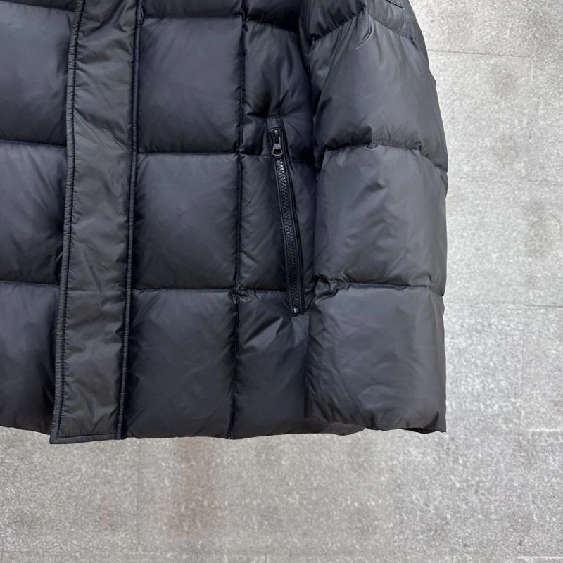 Low-cost Burberry Down Jackets