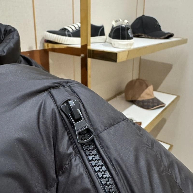 Low-cost Burberry Down Jackets