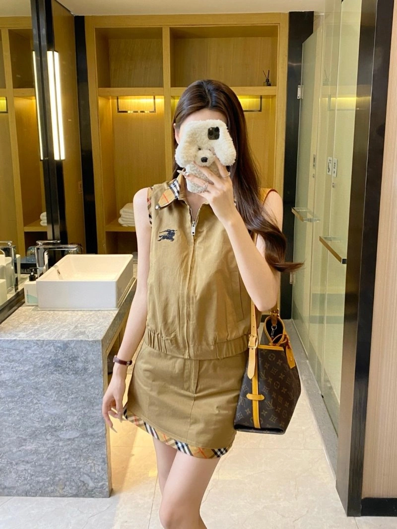 1:1 copy Burberry Dress Suits