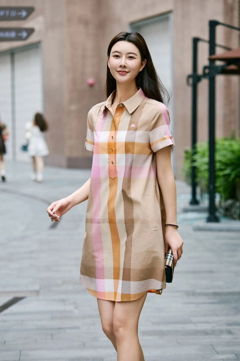 Low-cost Burberry Dress