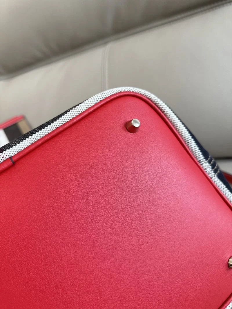 Cut-rate Burberry Hobo Bags