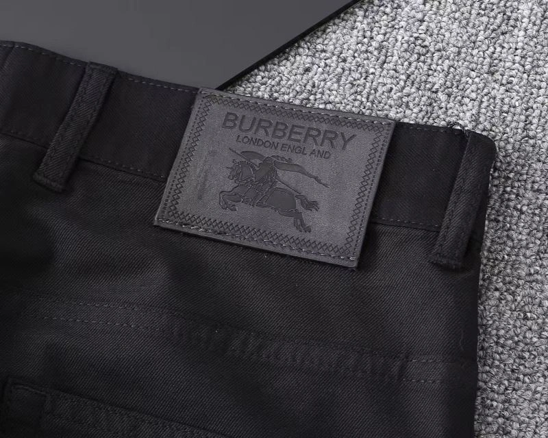 Top match Burberry Jeans