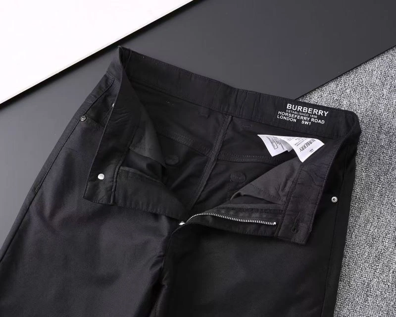 Top match Burberry Jeans