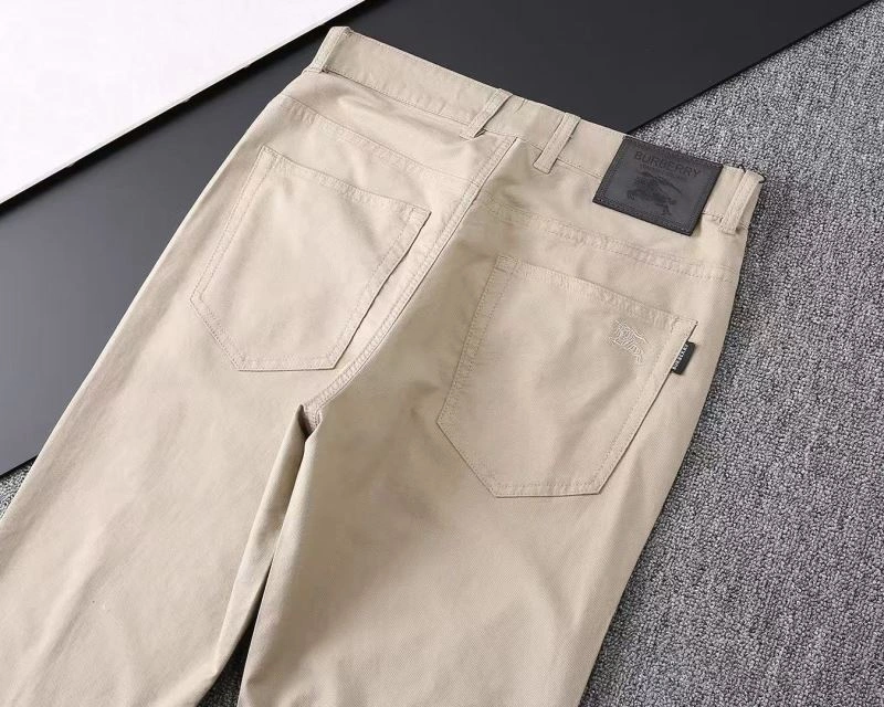 Top match Burberry Jeans