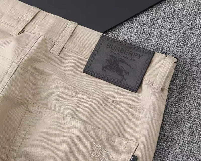 Top match Burberry Jeans