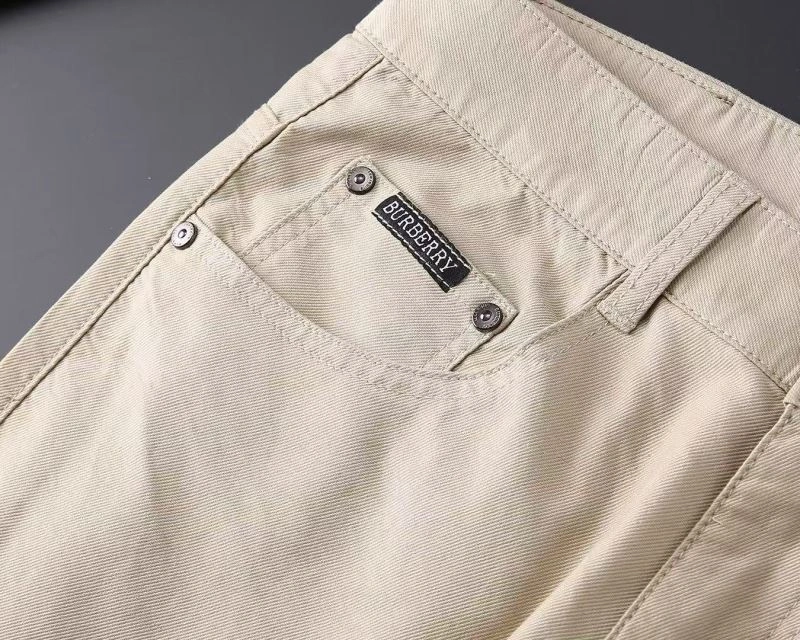 Top match Burberry Jeans