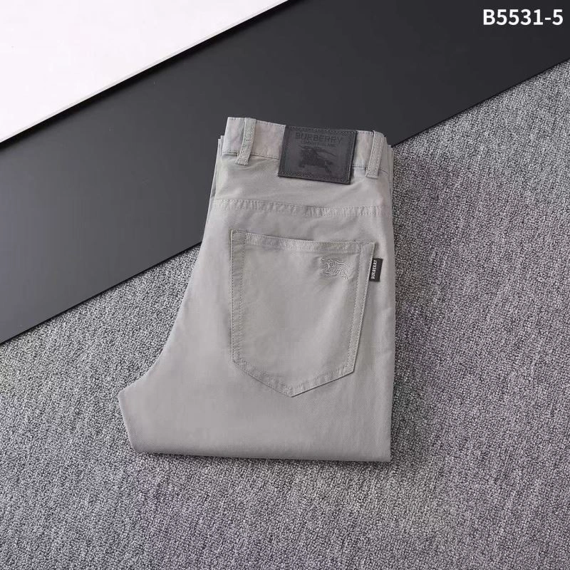 Top match Burberry Jeans